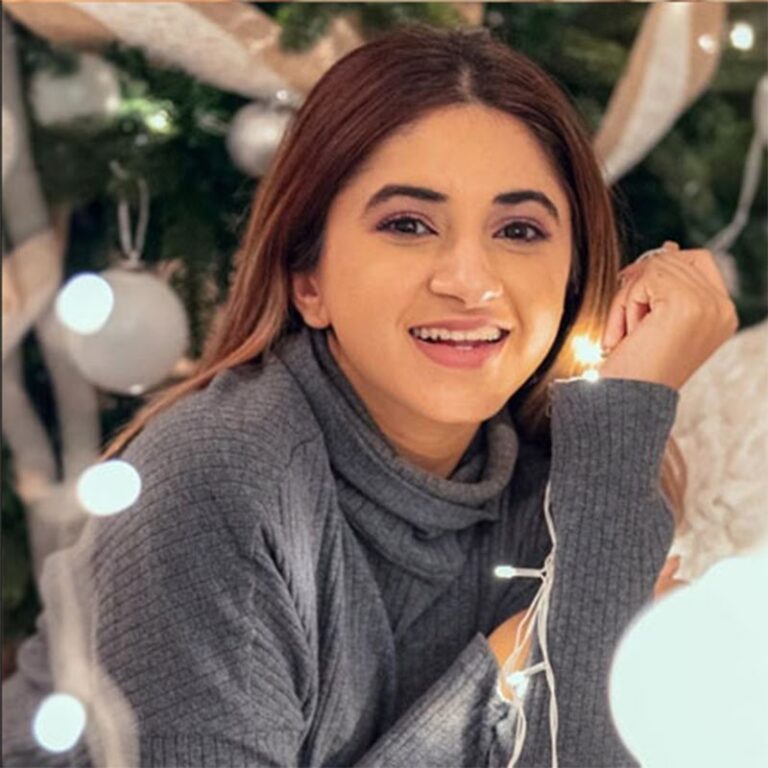 Aashna Shroff Biography 2025: Career, Net Worth, News, Education And Family - Browvopetshop