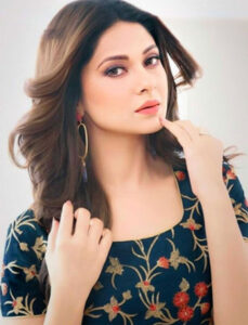 Jennifer Winget Biography 2025 Age, Boyfriend, Husband, Family, Net ...