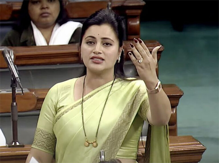 Navneet Kaur Rana Biography 2025, Net Worth, Age, Height, Caste, Husband, Family, Religion ...