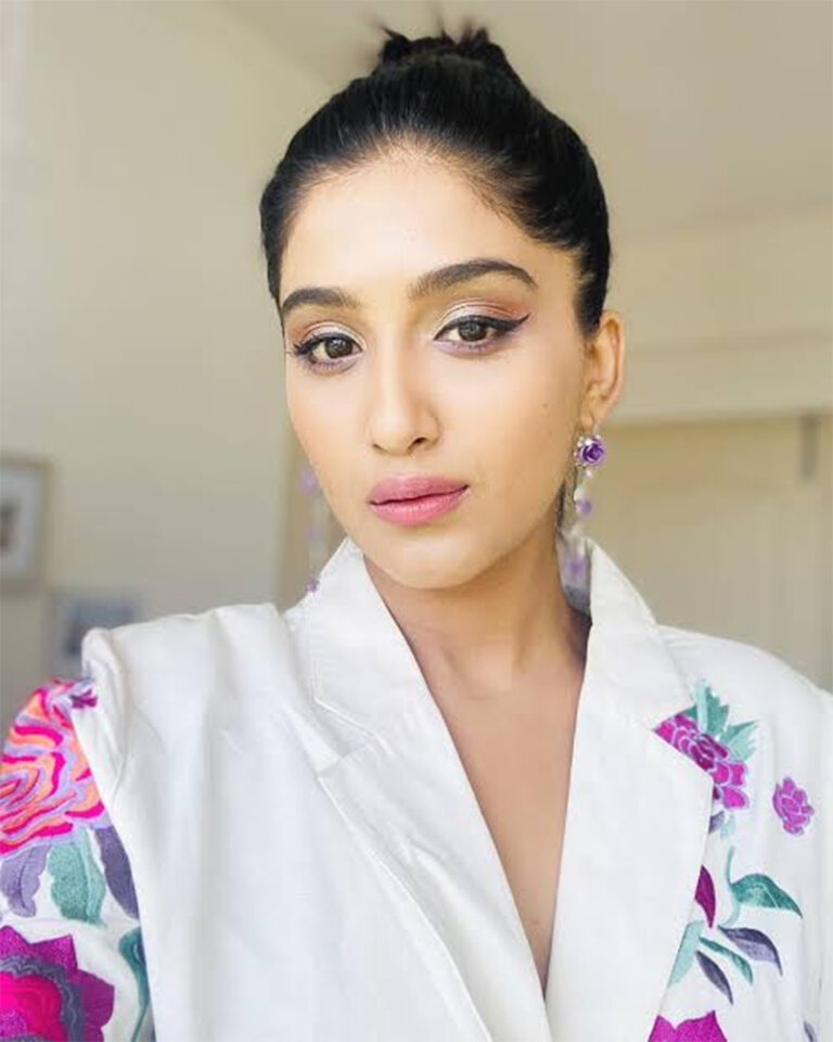 Nimrit Kaur Ahluwalia Biography 2026 (Khatron Ke Khiladi) Age, Height ...