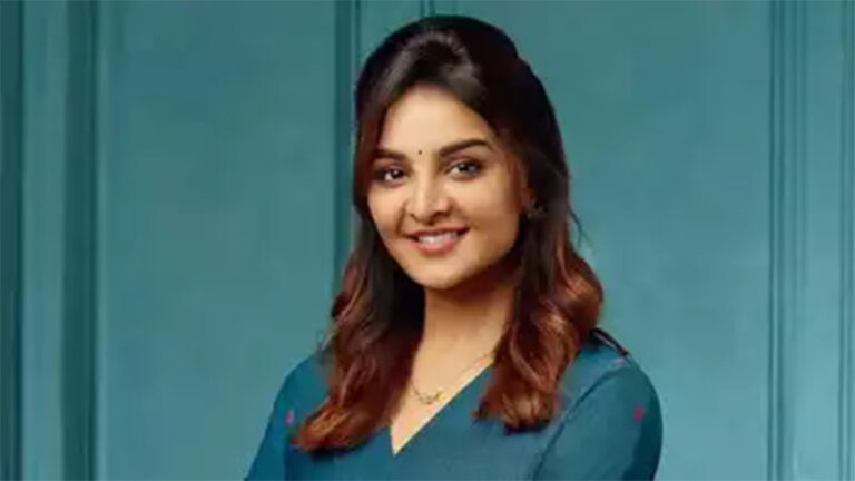 Manju Warrier Biography 2026 Age, Height, Weight, Born, Net Worth ...